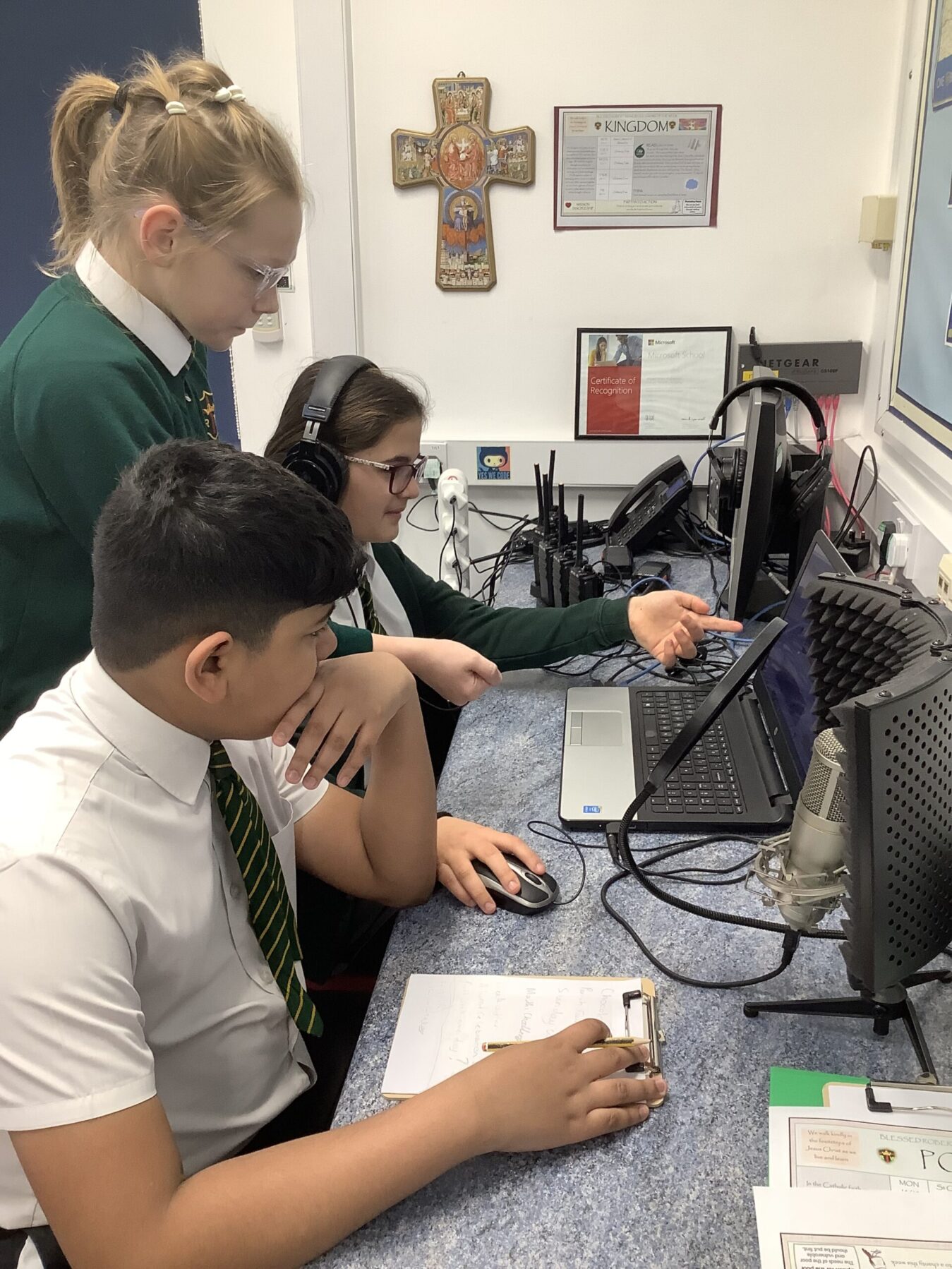 BRW RADIO - Blessed Robert Widmerpool Catholic Voluntary Academy - Clifton